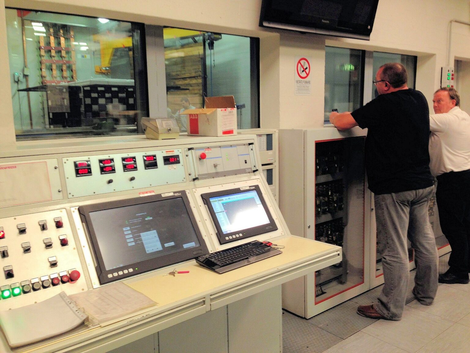 Arc Containment Switchboards – Elecsis Ltd